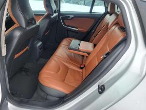 Pelēks Volvo V60 2011 Viļņa, ar dzinēja tilpumu 2.40 L un nobraukumu 287 tūkst. km par 5650 €, foto 13 vietnē AUTOMOTO.COM.LV