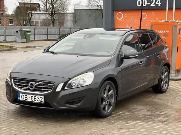 Pelēks Volvo V60 2011 Jēkabpils, ar dzinēja tilpumu 1.60 L un nobraukumu 291 tūkst. km par 6100 €, foto 3 vietnē AUTOMOTO.COM.LV