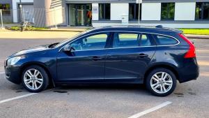 Grey Volvo V60 2011 in Cesis, with an engine capacity of 1.60 L and mileage of 319 thousand km for 3900 €, photo 9 on AUTOMOTO.COM.LV