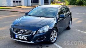 Pelēks Volvo V60 2011 Cēsis, ar dzinēja tilpumu 1.60 L un nobraukumu 319 tūkst. km par 3900 €, foto  vietnē AUTOMOTO.COM.LV