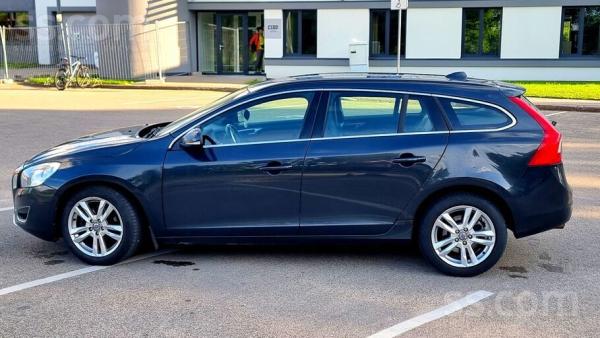 Grey Volvo V60 2011 in Cesis, with an engine capacity of 1.60 L and mileage of 319 thousand km for 3900 €, photo 8 on AUTOMOTO.COM.LV