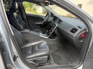 Grey Volvo V60 2011 in Riga, with an engine capacity of 2.00 L and mileage of 261 thousand km for 6350 €, photo 30 on AUTOMOTO.COM.LV
