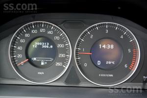 Pelēks Volvo V60 2012 Rīga, ar dzinēja tilpumu 2.00 L un nobraukumu 306 tūkst. km par 5450 €, foto 4 vietnē AUTOMOTO.COM.LV
