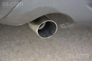 Pelēks Volvo V60 2012 Rīga, ar dzinēja tilpumu 2.00 L un nobraukumu 306 tūkst. km par 5450 €, foto 10 vietnē AUTOMOTO.COM.LV