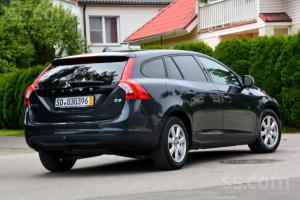 Pelēks Volvo V60 2012 Rīga, ar dzinēja tilpumu 2.00 L un nobraukumu 306 tūkst. km par 5450 €, foto 12 vietnē AUTOMOTO.COM.LV