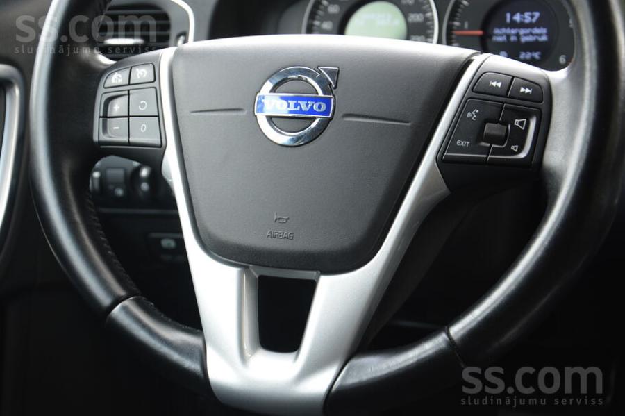 Pelēks Volvo V60 2012 Rīga, ar dzinēja tilpumu 2.00 L un nobraukumu 306 tūkst. km par 5450 €, foto 14 vietnē AUTOMOTO.COM.LV