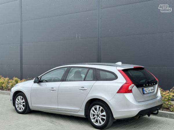Pelēks Volvo V60 2013 Viļņa, ar dzinēja tilpumu 1.60 L un nobraukumu 191 tūkst. km par 4950 €, foto 3 vietnē AUTOMOTO.COM.LV