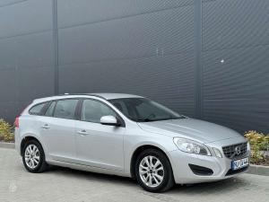 Grey Volvo V60 2013 in Vilnius, with an engine capacity of 1.59 L and mileage of 191 thousand km for 4950 €, photo 2 on AUTOMOTO.COM.LV