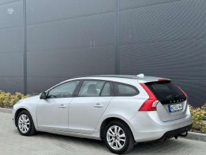 Grey Volvo V60 2013 in Vilnius, with an engine capacity of 1.59 L and mileage of 191 thousand km for 4950 €, photo 3 on AUTOMOTO.COM.LV