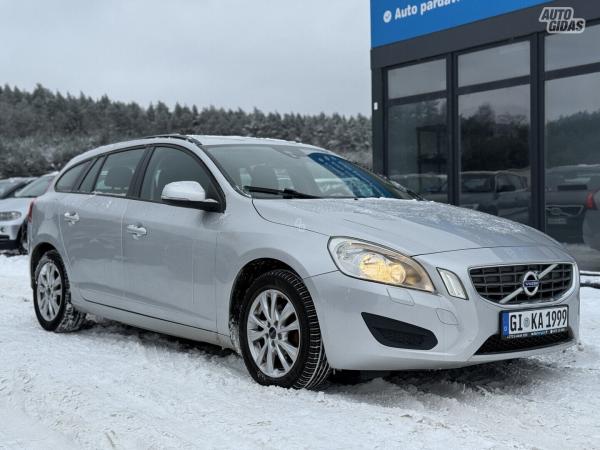Grey Volvo V60 2013 in Vilnius, with an engine capacity of 1.60 L and mileage of 191 thousand km for 4950 €, photo 1 on AUTOMOTO.COM.LV