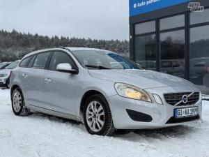 Pelēks Volvo V60 2013 Viļņa, ar dzinēja tilpumu 1.60 L un nobraukumu 191 tūkst. km par 4950 €, foto  vietnē AUTOMOTO.COM.LV