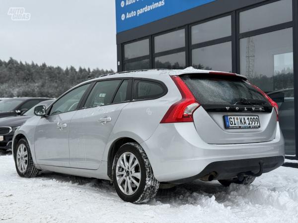 Grey Volvo V60 2013 in Vilnius, with an engine capacity of 1.60 L and mileage of 191 thousand km for 4950 €, photo 3 on AUTOMOTO.COM.LV