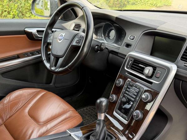 Pelēks Volvo V60 2013 Kauņa, ar dzinēja tilpumu 2.00 L un nobraukumu 300 tūkst. km par 5950 €, foto 10 vietnē AUTOMOTO.COM.LV