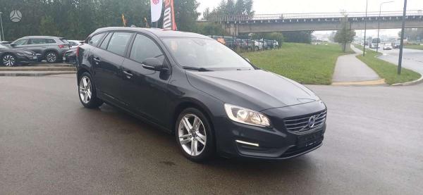 Pelēks Volvo V60 2013 Kauņa, ar dzinēja tilpumu 1.96 L un nobraukumu 267 tūkst. km par 6150 €, foto 1 vietnē AUTOMOTO.COM.LV