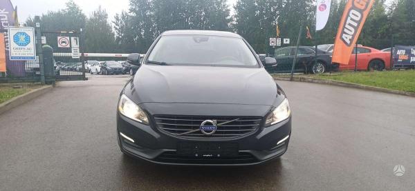 Pelēks Volvo V60 2013 Kauņa, ar dzinēja tilpumu 1.96 L un nobraukumu 267 tūkst. km par 6150 €, foto 4 vietnē AUTOMOTO.COM.LV