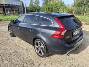 Grey Volvo V60 2013 in Riga, with an engine capacity of 2.00 L and mileage of 277 thousand km for 7250 €, photo 3 on AUTOMOTO.COM.LV