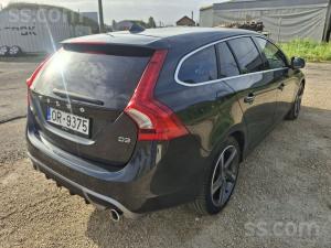 Grey Volvo V60 2013 in Riga, with an engine capacity of 2.00 L and mileage of 277 thousand km for 7250 €, photo 7 on AUTOMOTO.COM.LV