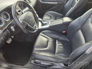 Grey Volvo V60 2013 in Riga, with an engine capacity of 2.00 L and mileage of 277 thousand km for 7250 €, photo 8 on AUTOMOTO.COM.LV
