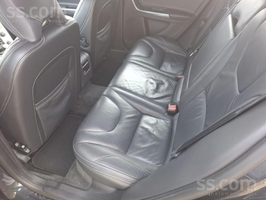 Grey Volvo V60 2013 in Riga, with an engine capacity of 2.00 L and mileage of 277 thousand km for 7250 €, photo 10 on AUTOMOTO.COM.LV