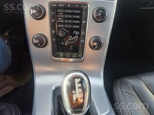 Grey Volvo V60 2013 in Riga, with an engine capacity of 2.00 L and mileage of 277 thousand km for 7250 €, photo 14 on AUTOMOTO.COM.LV