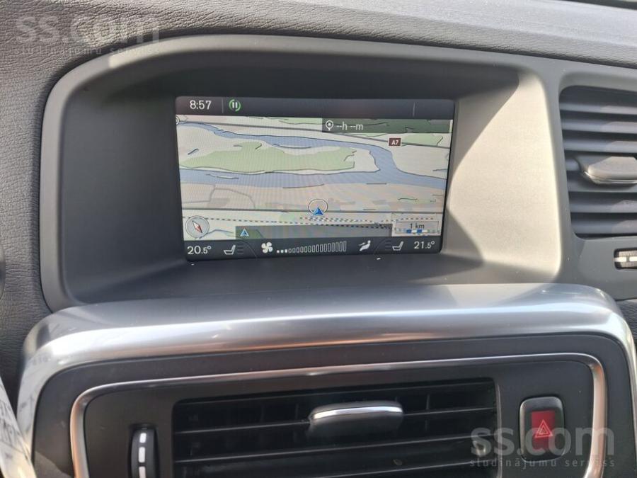 Grey Volvo V60 2013 in Riga, with an engine capacity of 2.00 L and mileage of 277 thousand km for 7250 €, photo 15 on AUTOMOTO.COM.LV