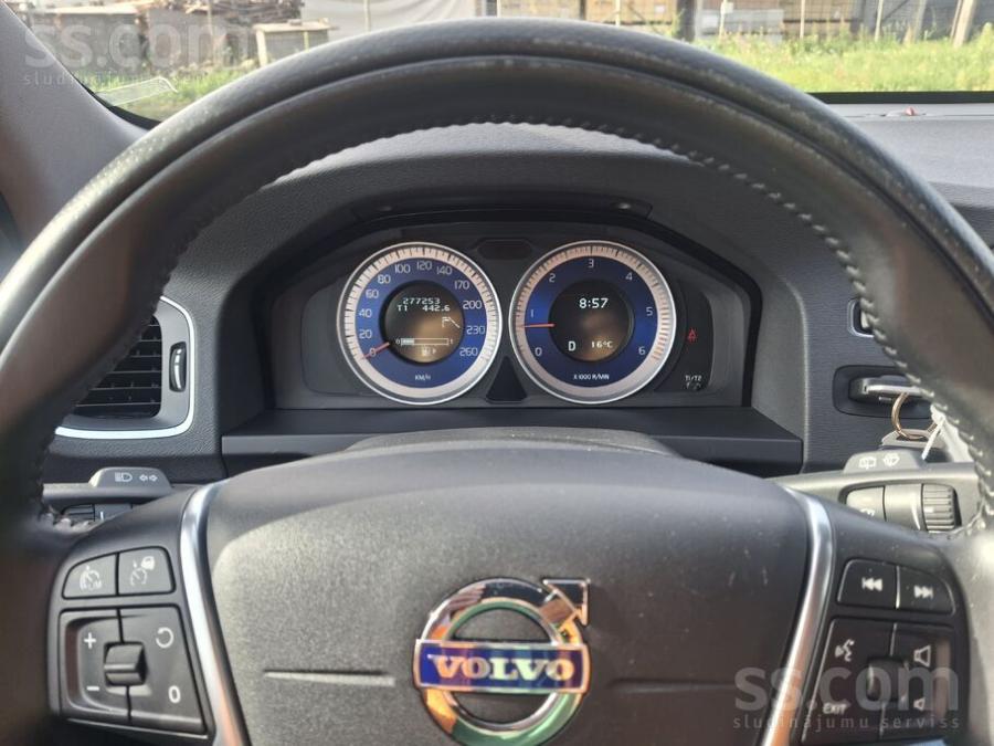 Grey Volvo V60 2013 in Riga, with an engine capacity of 2.00 L and mileage of 277 thousand km for 7250 €, photo 17 on AUTOMOTO.COM.LV
