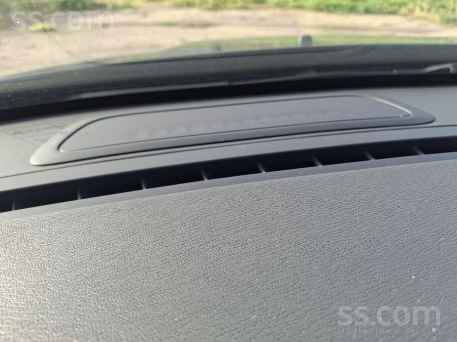 Grey Volvo V60 2013 in Riga, with an engine capacity of 2.00 L and mileage of 277 thousand km for 7250 €, photo 19 on AUTOMOTO.COM.LV