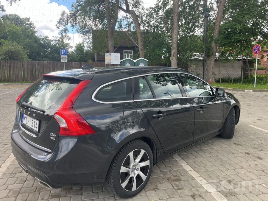 Grey Volvo V60 2014 in Ludza, with an engine capacity of 2.40 L and mileage of 330 thousand km for 8200 €, photo 8 on AUTOMOTO.COM.LV