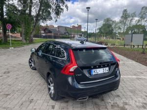 Grey Volvo V60 2014 in Ludza, with an engine capacity of 2.40 L and mileage of 330 thousand km for 8200 €, photo 10 on AUTOMOTO.COM.LV
