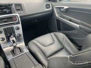 Grey Volvo V60 2014 in Ludza, with an engine capacity of 2.40 L and mileage of 330 thousand km for 8200 €, photo 20 on AUTOMOTO.COM.LV