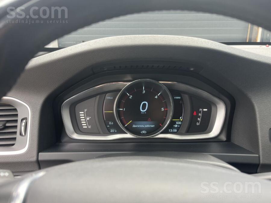 Grey Volvo V60 2014 in Ludza, with an engine capacity of 2.40 L and mileage of 330 thousand km for 8200 €, photo 26 on AUTOMOTO.COM.LV