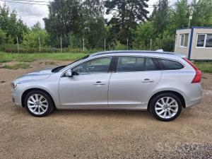 Pelēks Volvo V60 2014 Rīga, ar dzinēja tilpumu 2.00 L un nobraukumu 282 tūkst. km par 7495 €, foto 3 vietnē AUTOMOTO.COM.LV