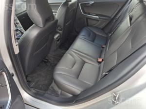 Pelēks Volvo V60 2014 Rīga, ar dzinēja tilpumu 2.00 L un nobraukumu 282 tūkst. km par 7495 €, foto 10 vietnē AUTOMOTO.COM.LV