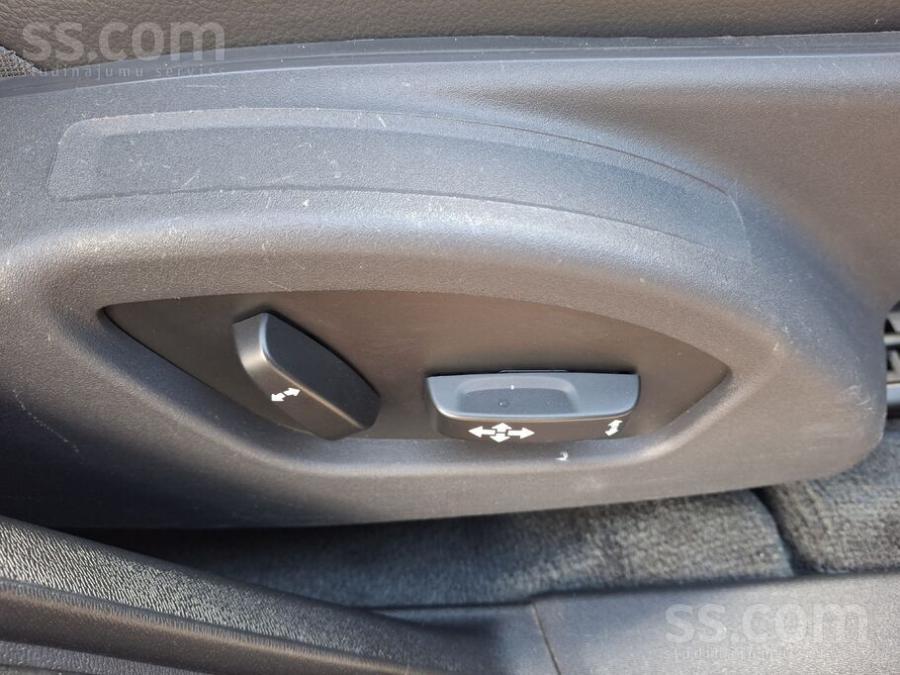 Pelēks Volvo V60 2014 Rīga, ar dzinēja tilpumu 2.00 L un nobraukumu 282 tūkst. km par 7495 €, foto 14 vietnē AUTOMOTO.COM.LV