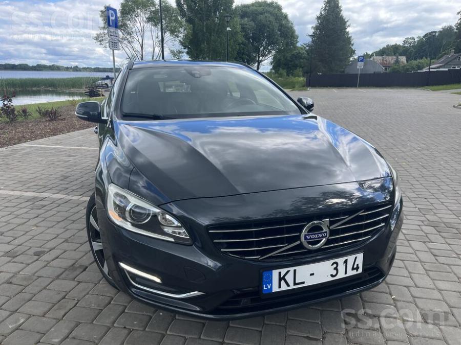 Grey Volvo V60 2014 in Ludza, with an engine capacity of 2.40 L and mileage of 332 thousand km for 7800 €, photo 1 on AUTOMOTO.COM.LV