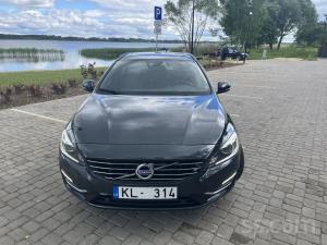 Grey Volvo V60 2014 in Ludza, with an engine capacity of 2.40 L and mileage of 332 thousand km for 7800 €, photo 3 on AUTOMOTO.COM.LV
