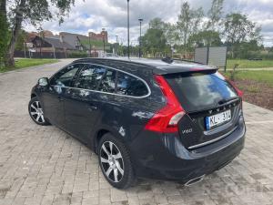 Grey Volvo V60 2014 in Ludza, with an engine capacity of 2.40 L and mileage of 332 thousand km for 7800 €, photo 4 on AUTOMOTO.COM.LV