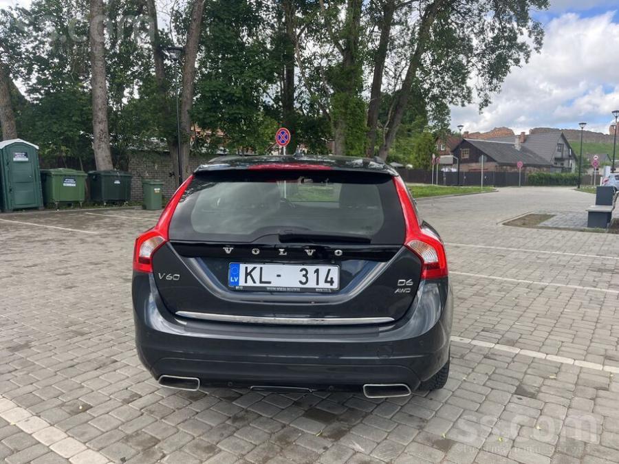 Grey Volvo V60 2014 in Ludza, with an engine capacity of 2.40 L and mileage of 332 thousand km for 7800 €, photo 5 on AUTOMOTO.COM.LV