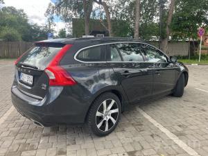Grey Volvo V60 2014 in Ludza, with an engine capacity of 2.40 L and mileage of 332 thousand km for 7800 €, photo 6 on AUTOMOTO.COM.LV