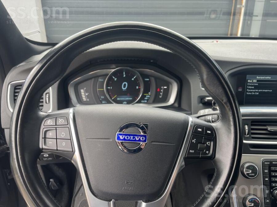 Grey Volvo V60 2014 in Ludza, with an engine capacity of 2.40 L and mileage of 332 thousand km for 7800 €, photo 13 on AUTOMOTO.COM.LV