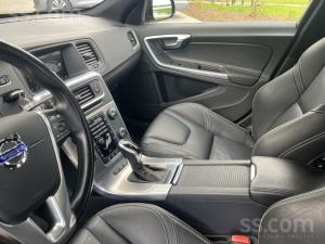 Grey Volvo V60 2014 in Ludza, with an engine capacity of 2.40 L and mileage of 332 thousand km for 7800 €, photo 15 on AUTOMOTO.COM.LV