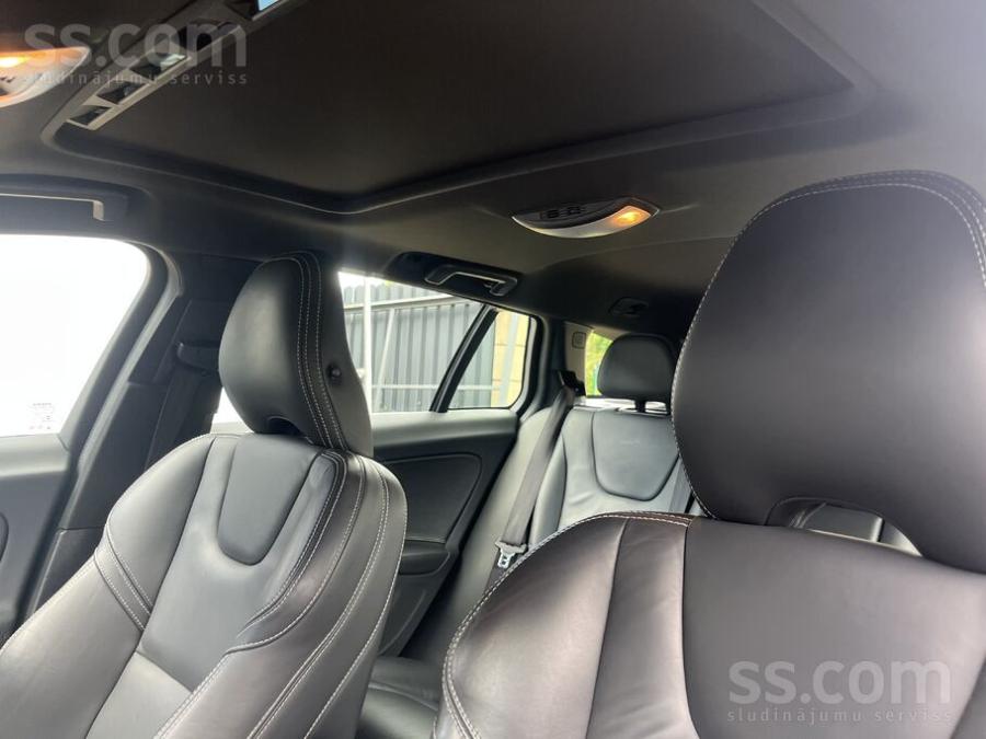 Grey Volvo V60 2014 in Ludza, with an engine capacity of 2.40 L and mileage of 332 thousand km for 7800 €, photo 18 on AUTOMOTO.COM.LV