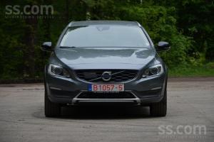 Grey Volvo V60 2015 in Riga, with an engine capacity of 2.40 L and mileage of 213 thousand km for 10250 €, photo 2 on AUTOMOTO.COM.LV