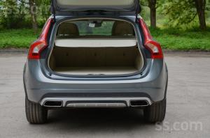 Grey Volvo V60 2015 in Riga, with an engine capacity of 2.40 L and mileage of 213 thousand km for 10250 €, photo 33 on AUTOMOTO.COM.LV