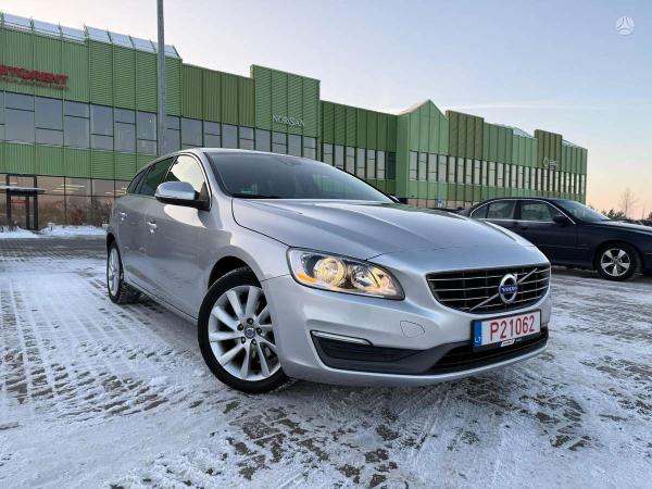 Pelēks Volvo V60 2015 Viļņa, ar dzinēja tilpumu 1.60 L un nobraukumu 269 tūkst. km par 6350 €, foto 1 vietnē AUTOMOTO.COM.LV