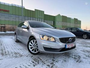 Pelēks Volvo V60 2015 Viļņa, ar dzinēja tilpumu 1.60 L un nobraukumu 269 tūkst. km par 6350 €, foto  vietnē AUTOMOTO.COM.LV