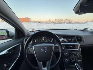 Grey Volvo V60 2015 in Vilnius, with an engine capacity of 1.60 L and mileage of 269 thousand km for 6350 €, photo 12 on AUTOMOTO.COM.LV