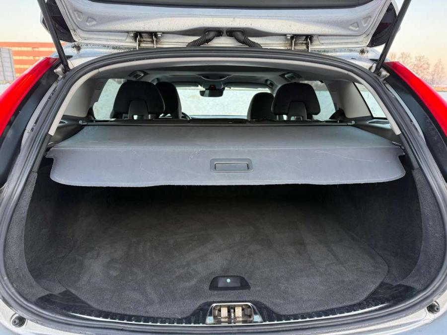 Grey Volvo V60 2015 in Vilnius, with an engine capacity of 1.60 L and mileage of 269 thousand km for 6350 €, photo 16 on AUTOMOTO.COM.LV