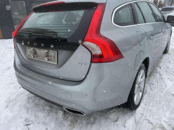 Grey Volvo V60 2015 in Kaunas, with an engine capacity of 2.00 L and mileage of 300 thousand km for 6500 €, photo 4 on AUTOMOTO.COM.LV
