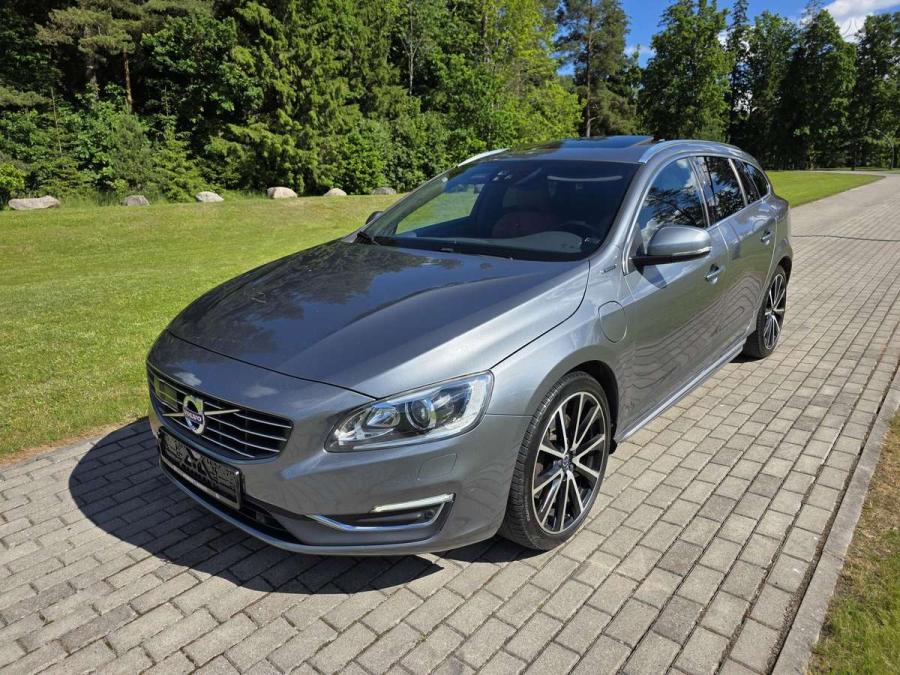Серый Вольво B60 2015 в Тельшяй, объемом двигателя 2.40 л и пробегом 289 тыс. км за 8200 €, фото 1 на AUTOMOTO.COM.LV